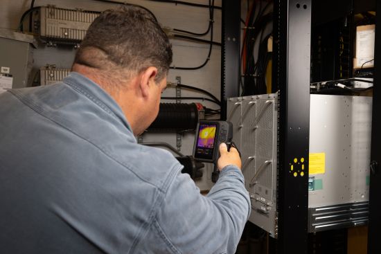 Flir iXX-Series Combines Thermal Camera with App-Enabled Functionality ...